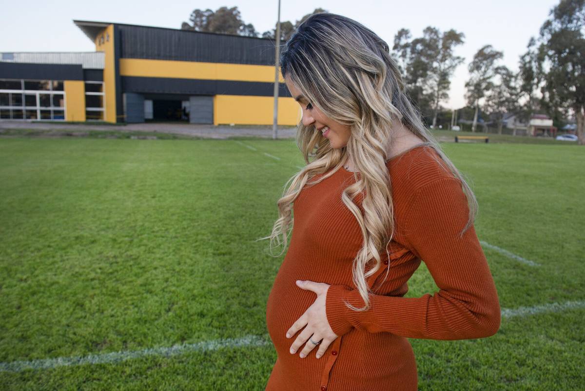 Sueños de fútbol y maternidad: Camila Delgado es la primera futbolista ...